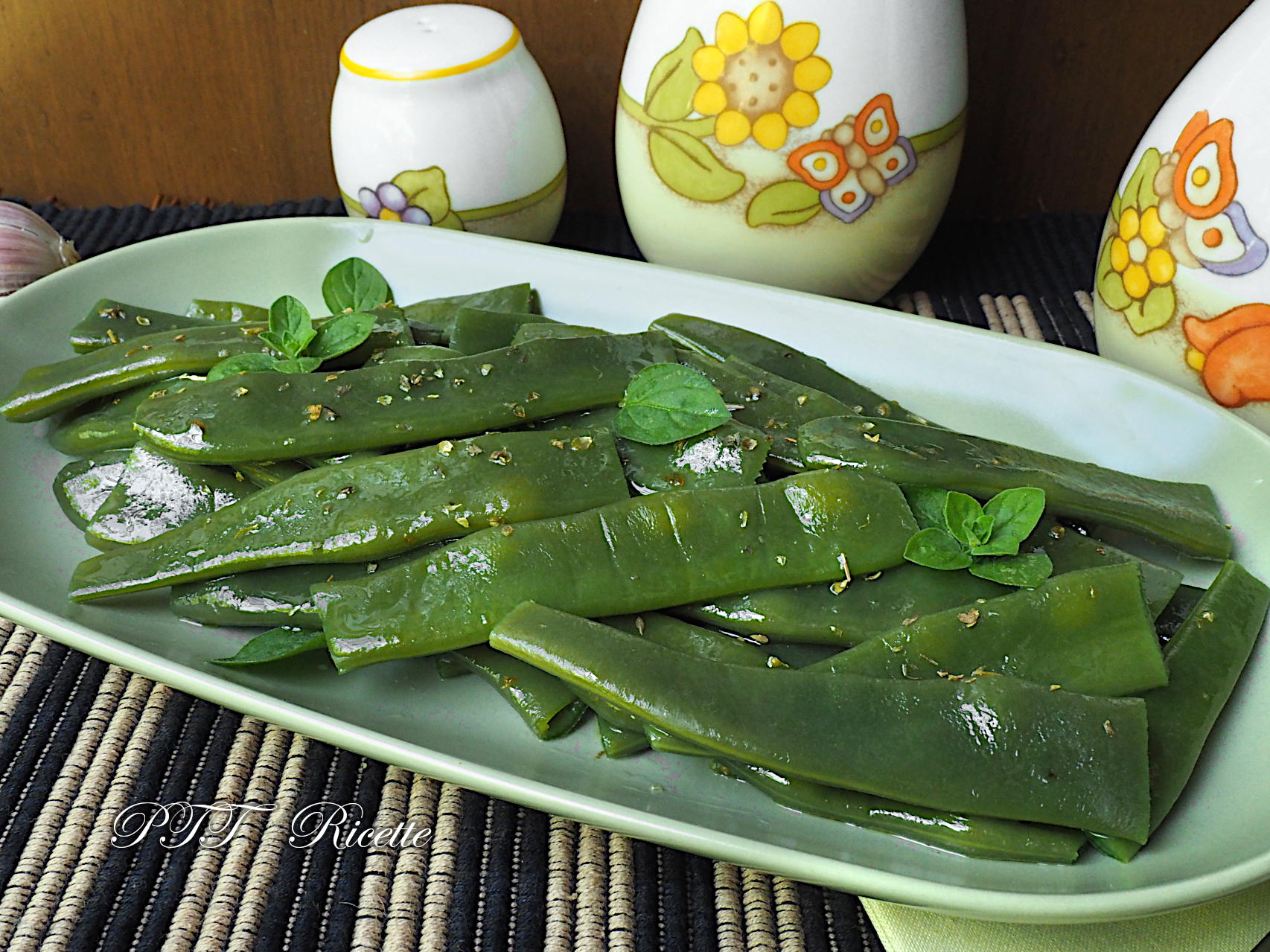 Fagiolini piattoni all'insalata, con aceto, olio e sale - PTT Ricette