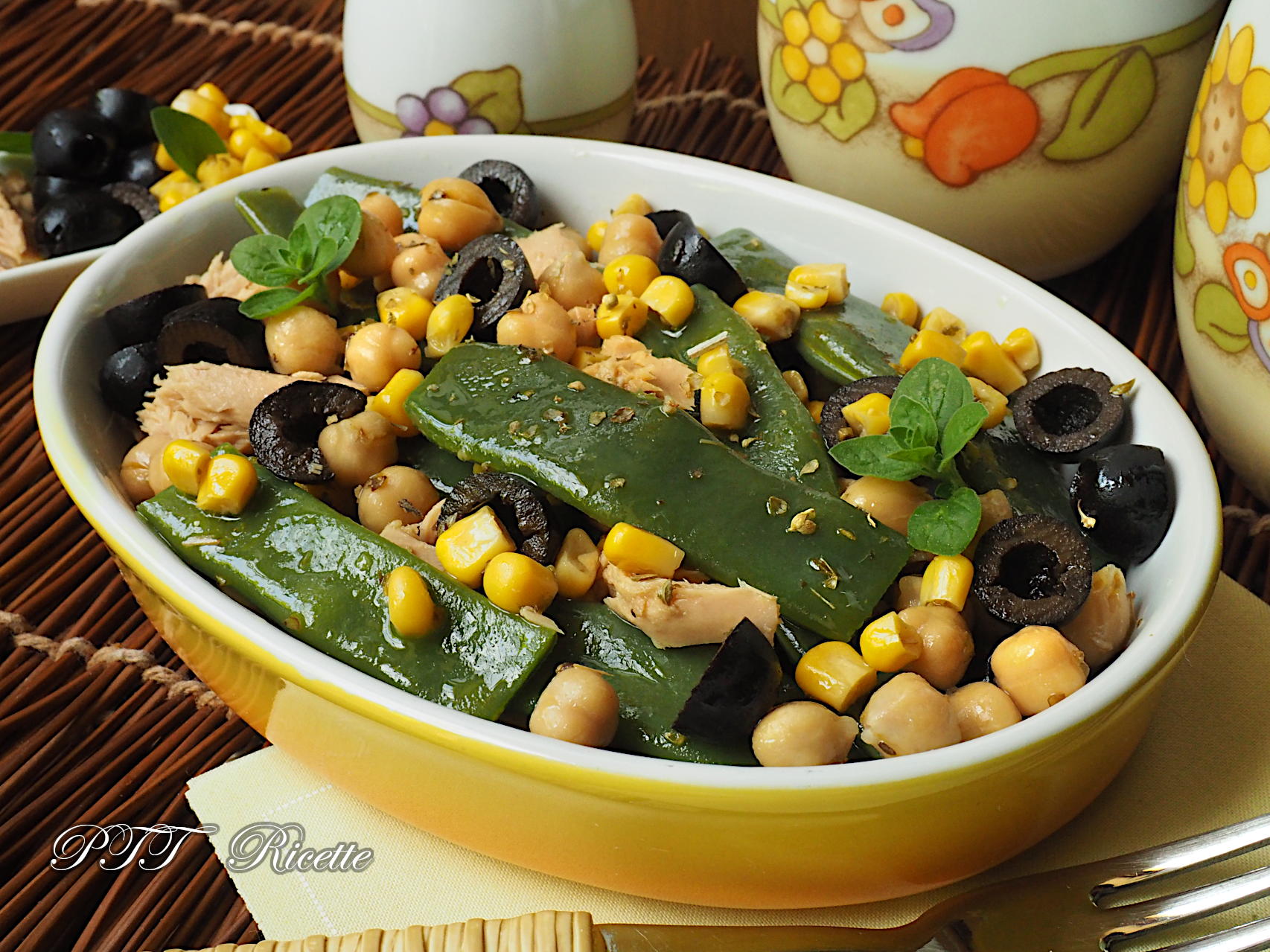 Insalata di fagiolini piattoni con ceci, tonno, mais e olive - PTT Ricette