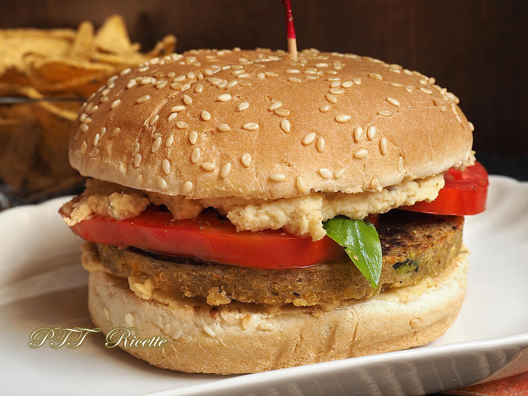 Panino con burger vegetale e crema di ceci - PTT Ricette